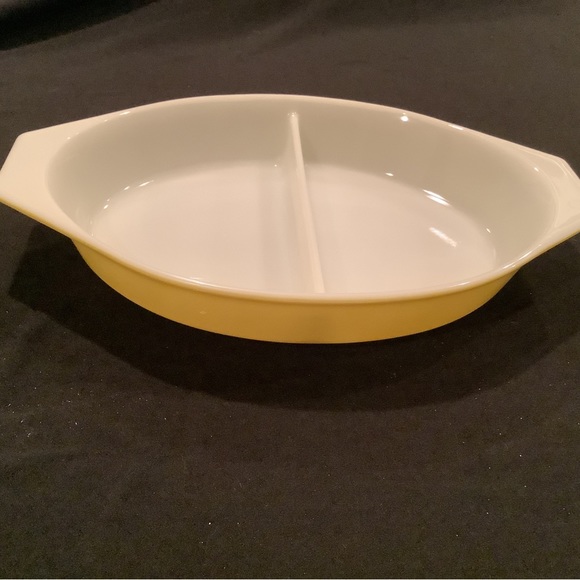 Pyrex | Kitchen | Vintage Yellowgreen Color Pyrex Divided Casserole ...